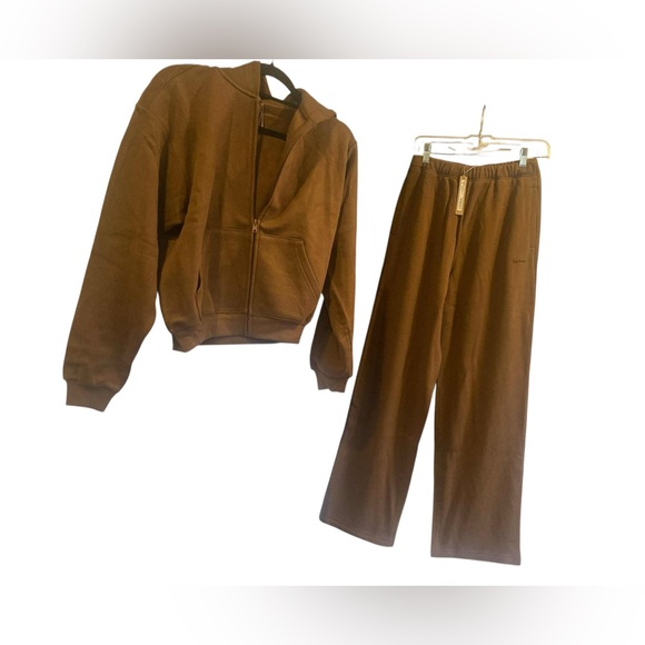 SKIMS | Pants & Jumpsuits | Nwt Skims Classic Cotton Fleece Set Bison ...